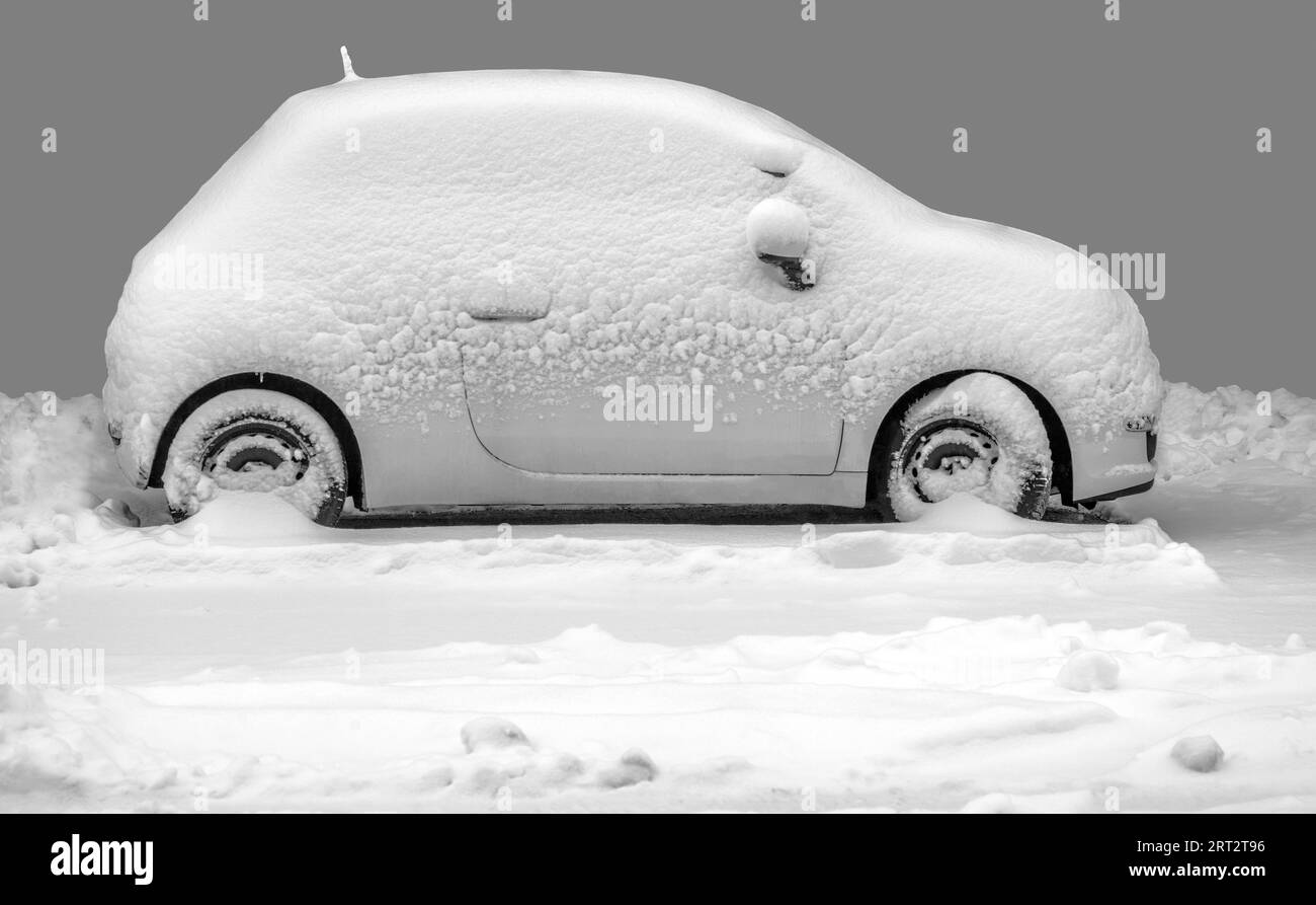 Ice covered car Black and White Stock Photos & Images - Alamy