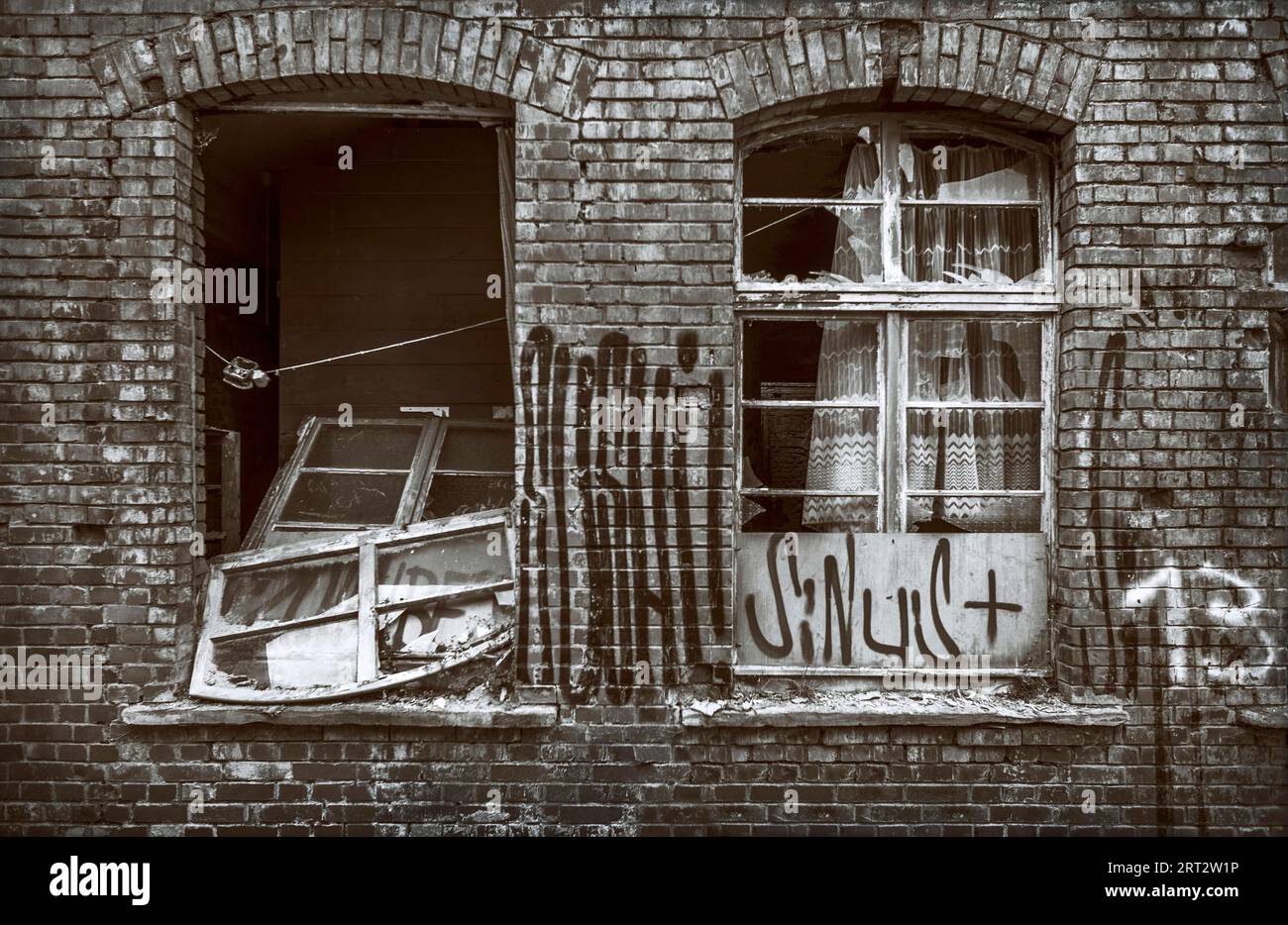 Demolition curtain hi-res stock photography and images - Alamy