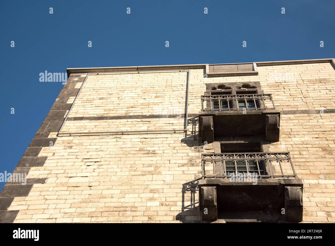 Old warehouse building facade Stock Photo - Alamy