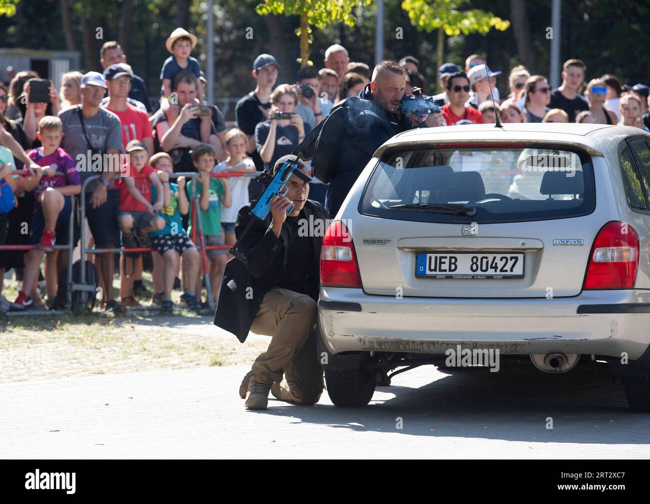 Berlin, Germany. 10th Sep, 2023. Bodyguards of the LKA show their ...