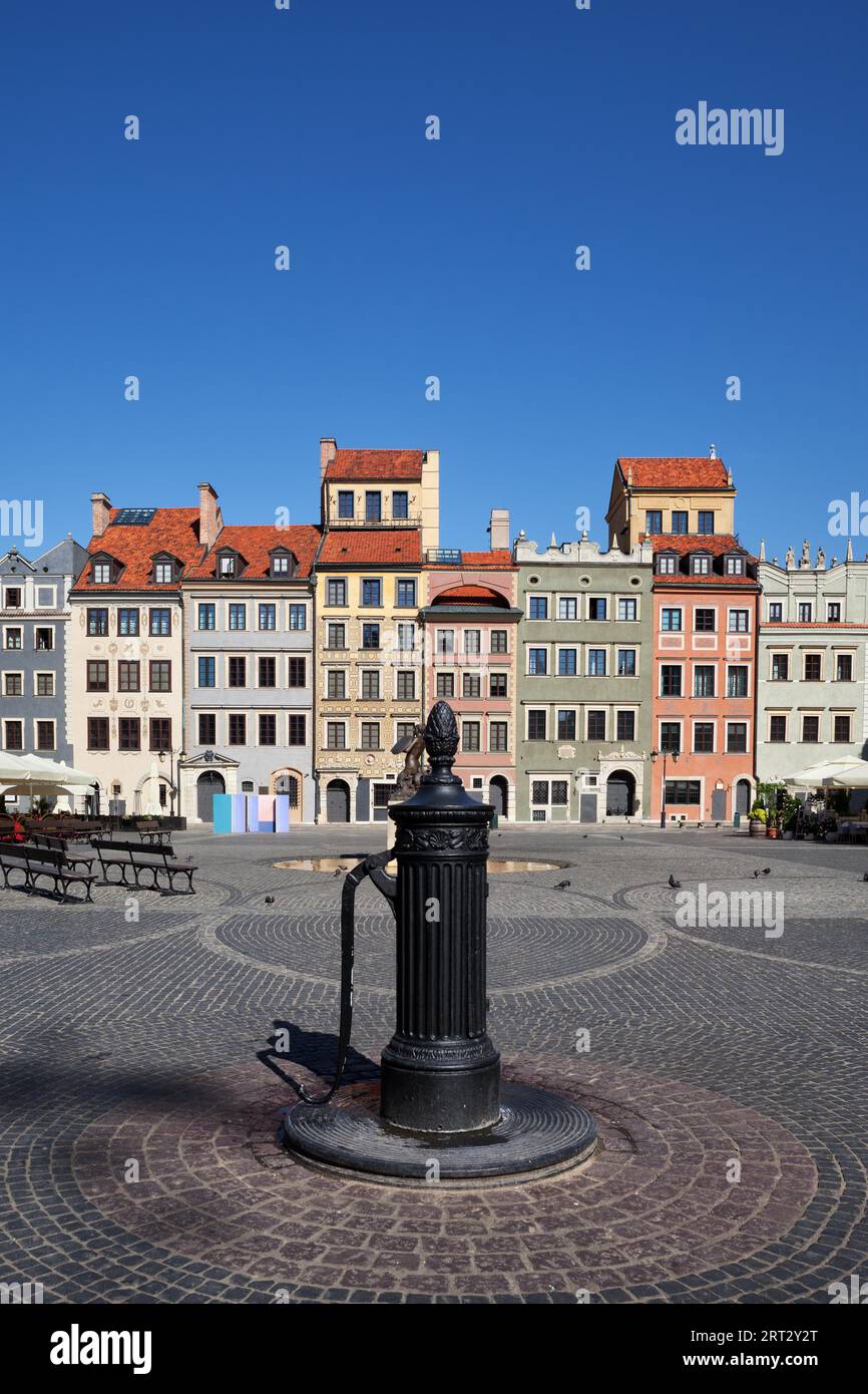 Main square warsaw poland hi-res stock photography and images - Alamy