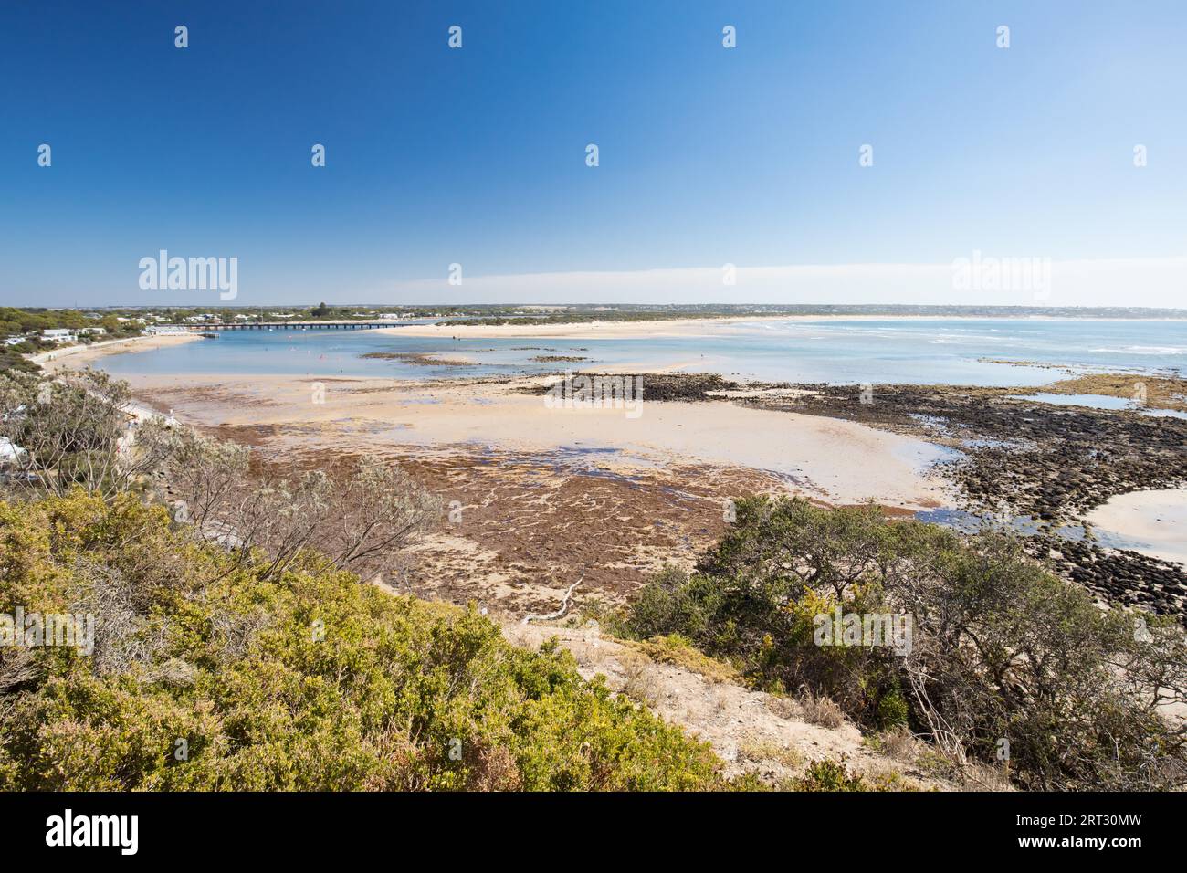 The view towards Barwon heads town from Barwon Heads Park on a hot ...