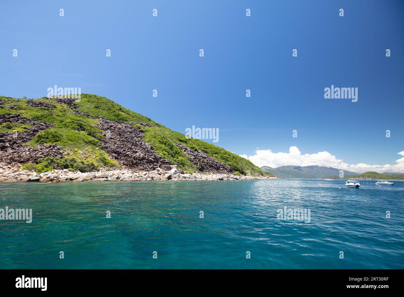 Beautiful idyllic islands near Nha Trang in Vietnam Stock Photo - Alamy