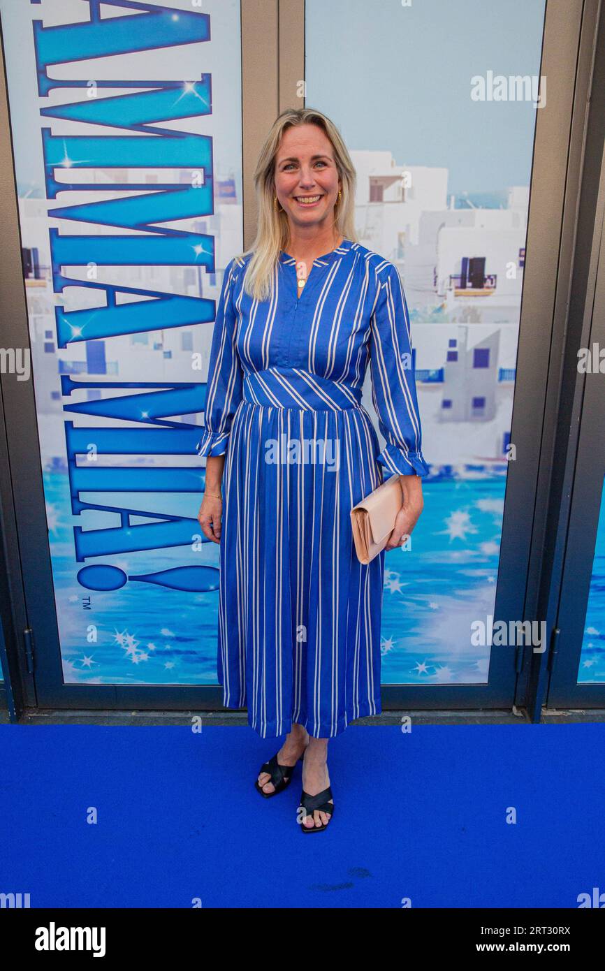 AMSTERDAM - Alexandra Alphenaar on the blue carpet during the premiere ...
