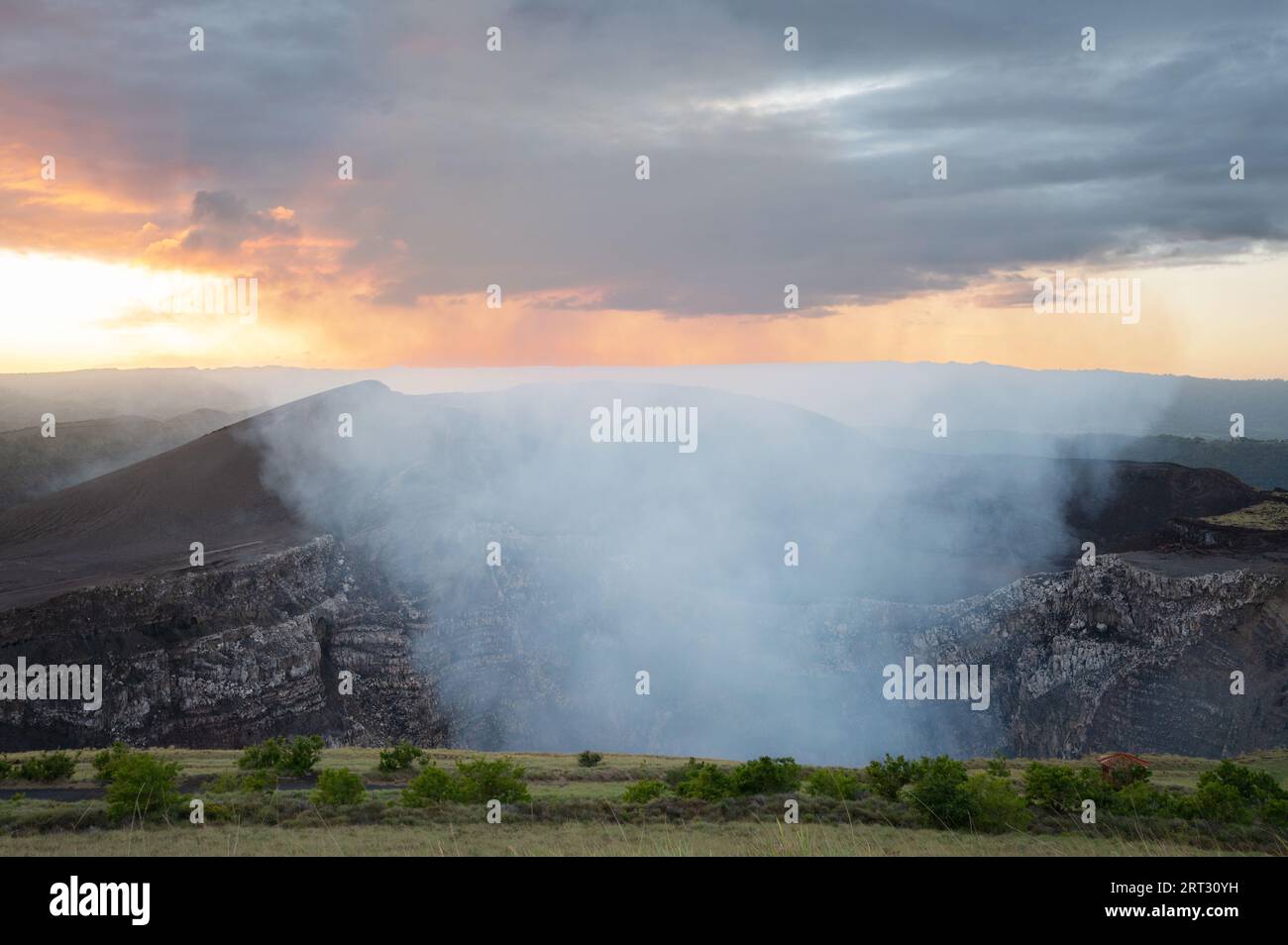 Sulfur crater hi-res stock photography and images - Alamy