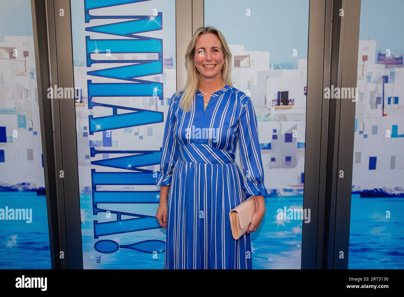 Blauwe deur hi-res stock photography and images - Alamy