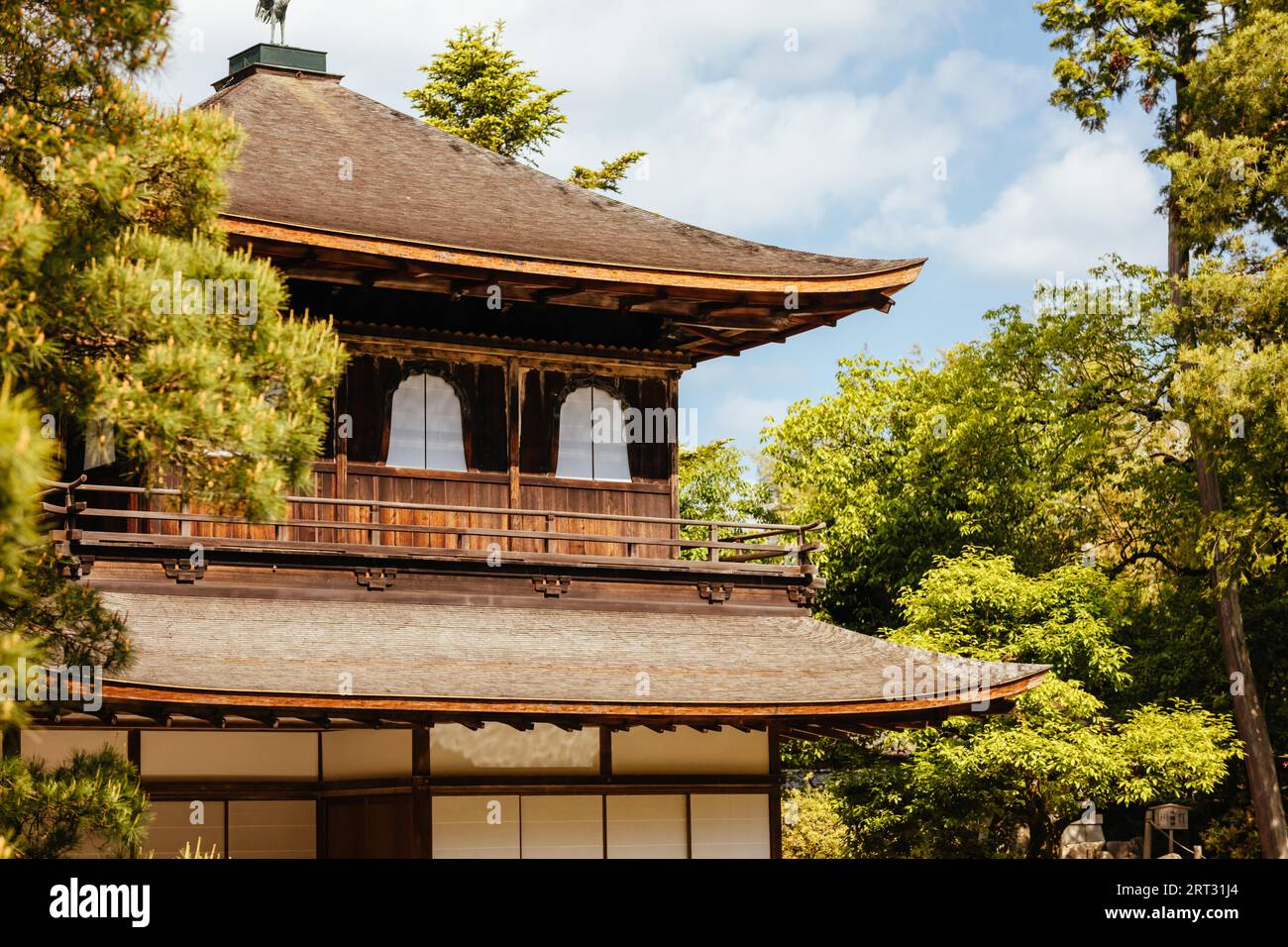 The stunning architecture and gardens at Silver Pavillion Ginkakuji ...