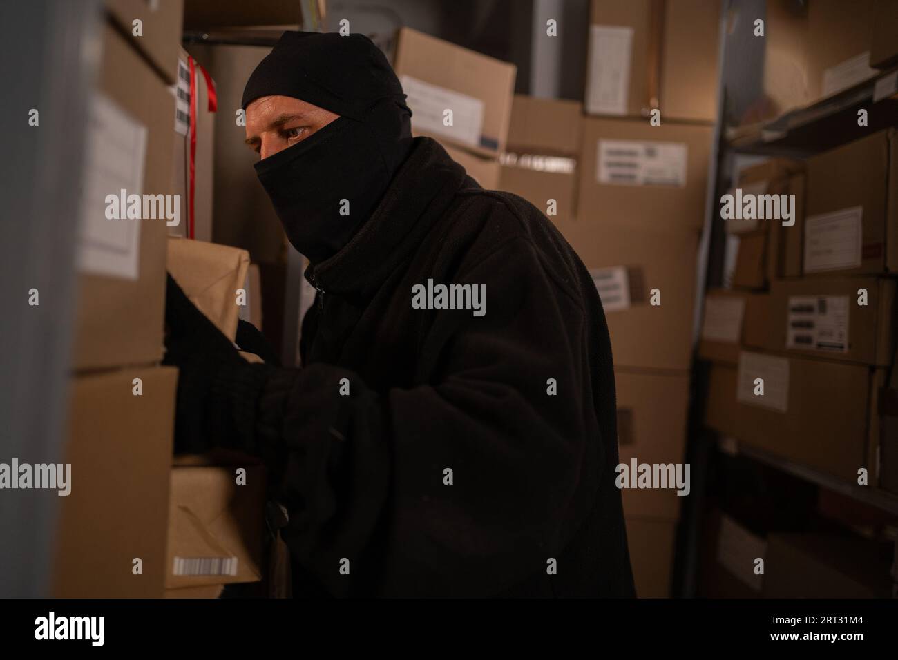 Thief thieving hi-res stock photography and images - Alamy