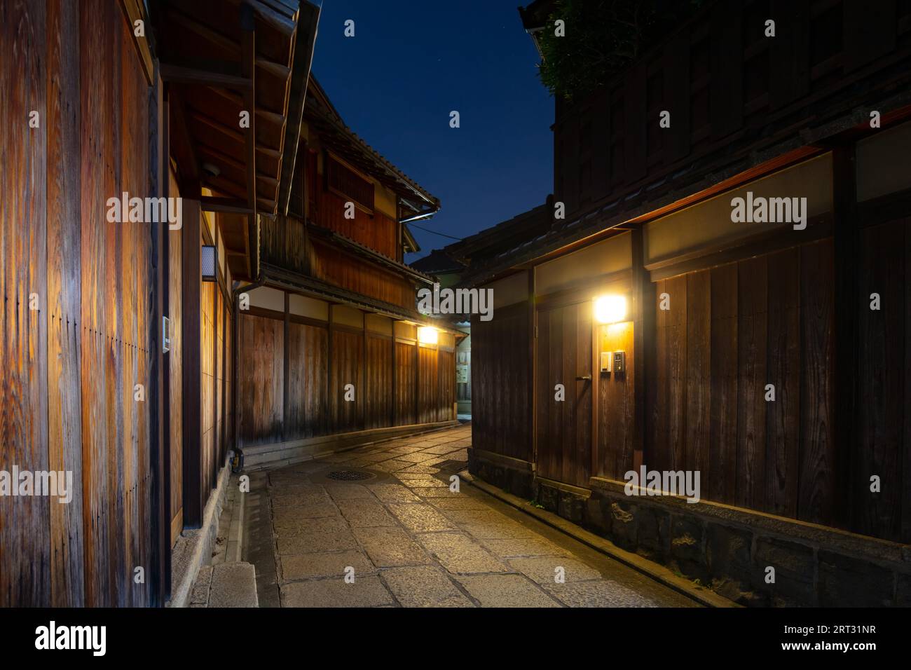 Atmospheric streetscape hi-res stock photography and images - Alamy