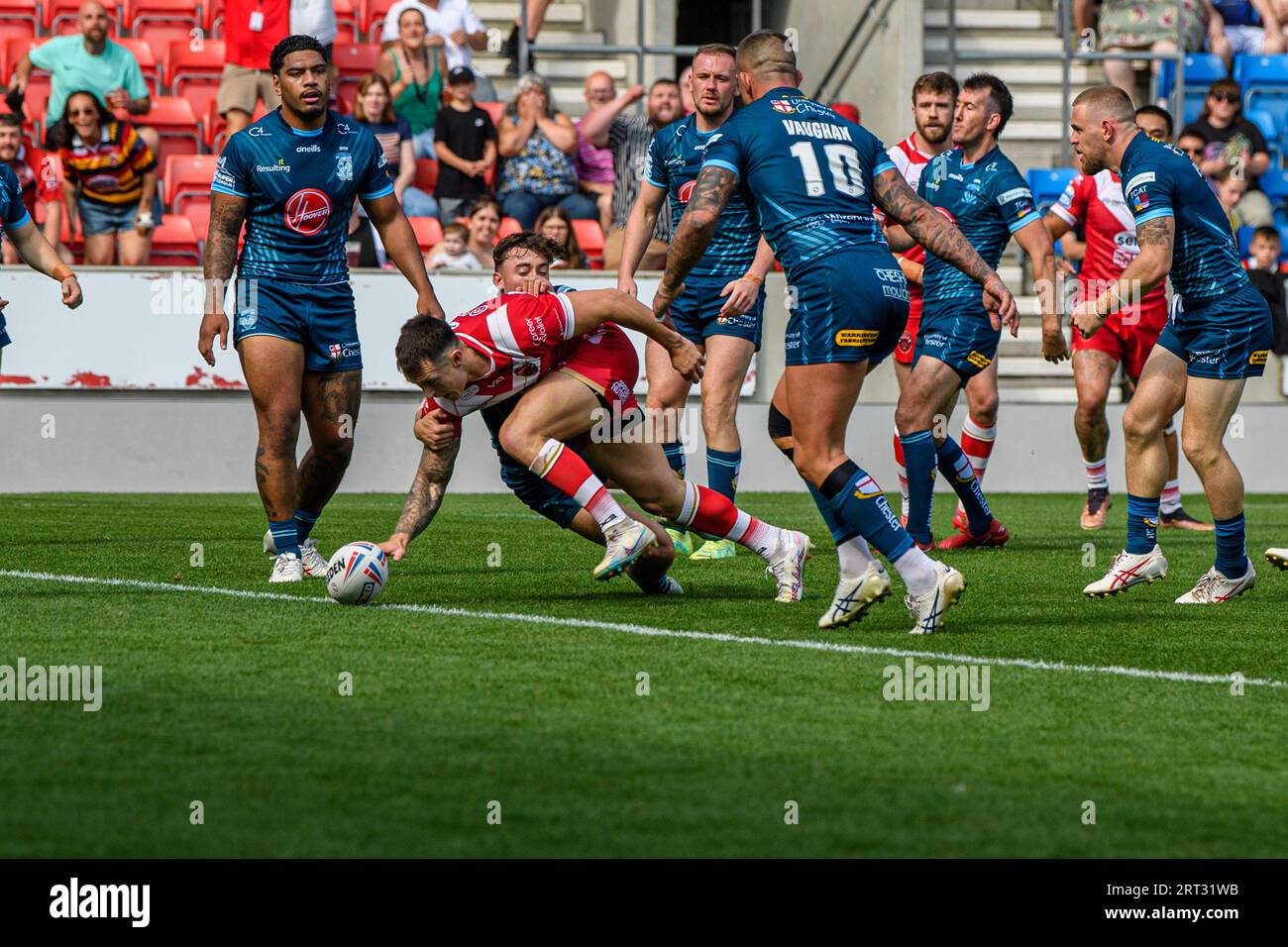 Deon cross hi-res stock photography and images - Alamy