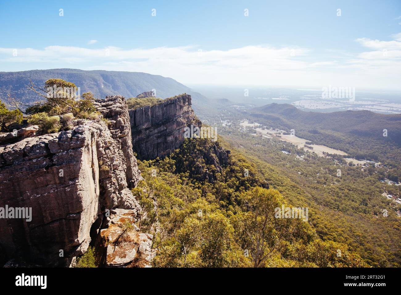 Iconic views from Pinnacle Lookout over Halls Gap and surrounds on the ...