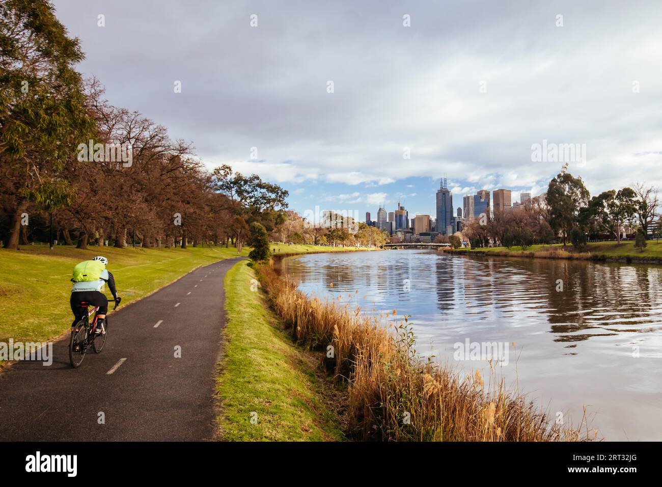The Melbourne skyline from along the Yarra River near Morell Bridge on ...