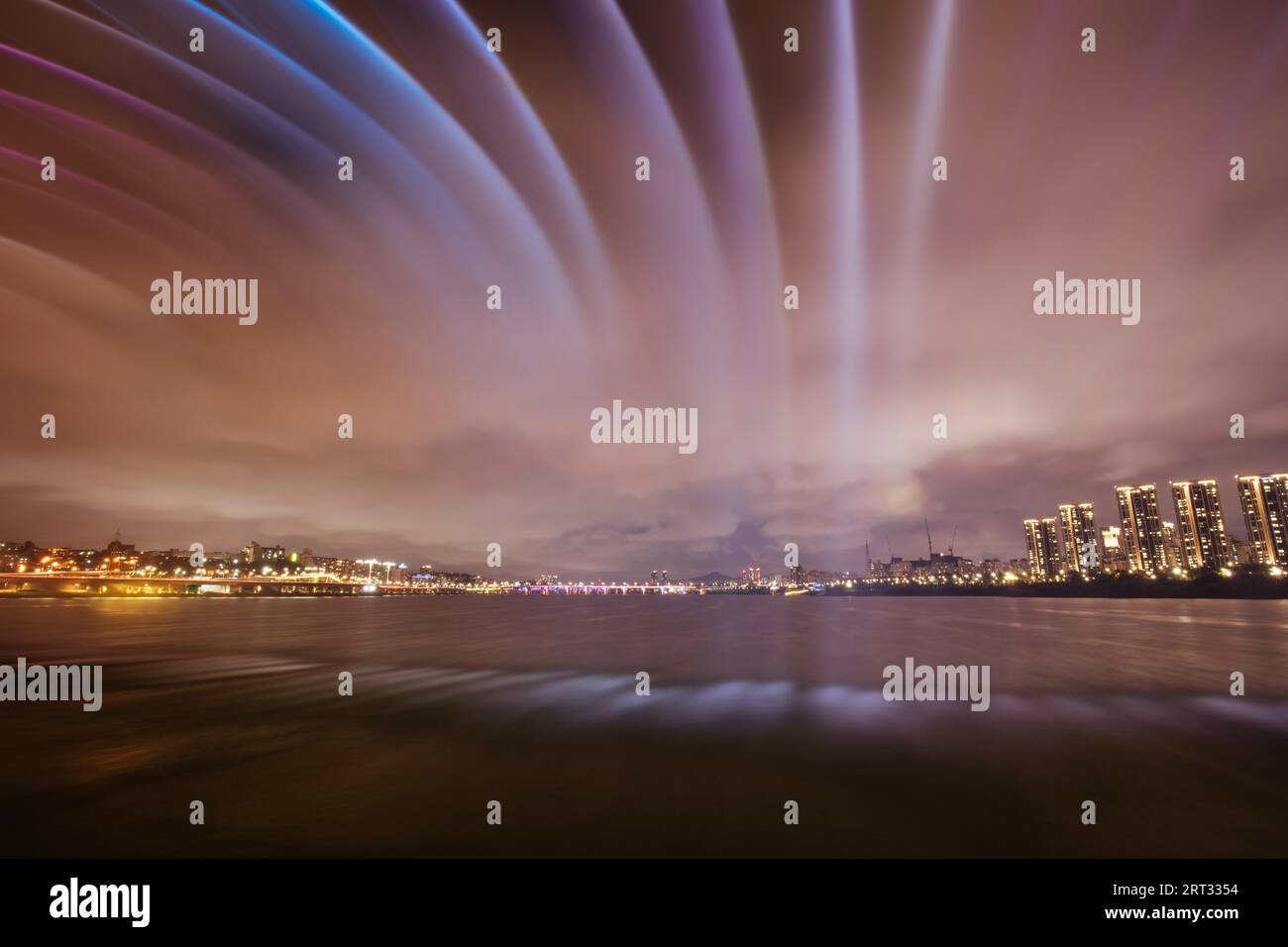 The famous Banpo Bridge is illuminated at night with water fountain ...