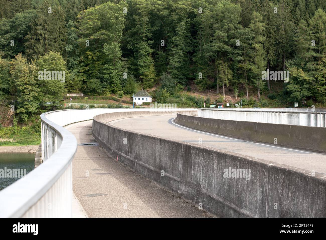 Crown wall hi-res stock photography and images - Alamy