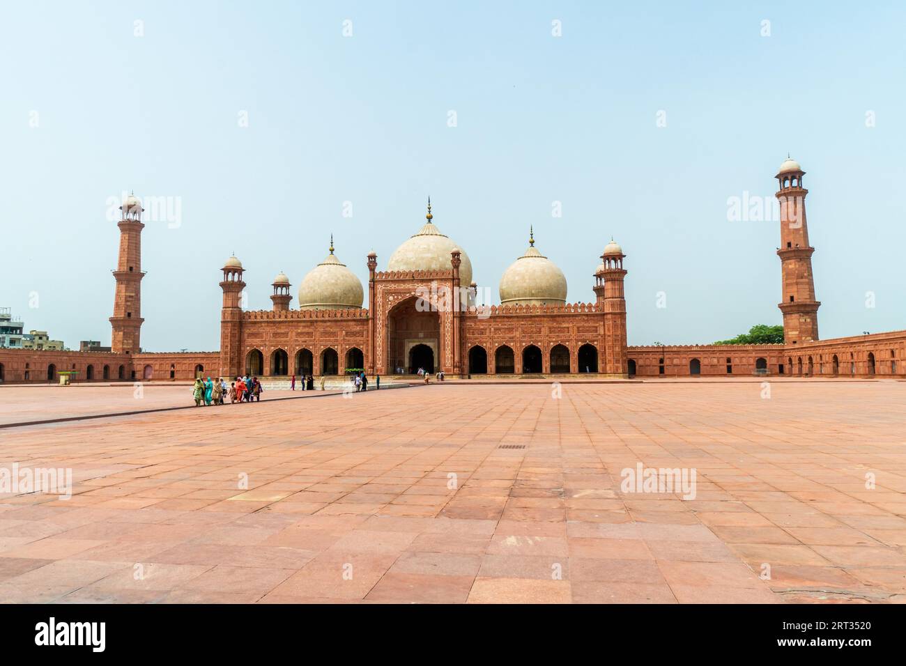 Lahore, Pakistan, August 5, 2018: Spectacular Badshahi Mosque in Lahore ... Lahore, Pakistan, August 5, 2018: Spectacular Badshahi Mosque in Lahore ...