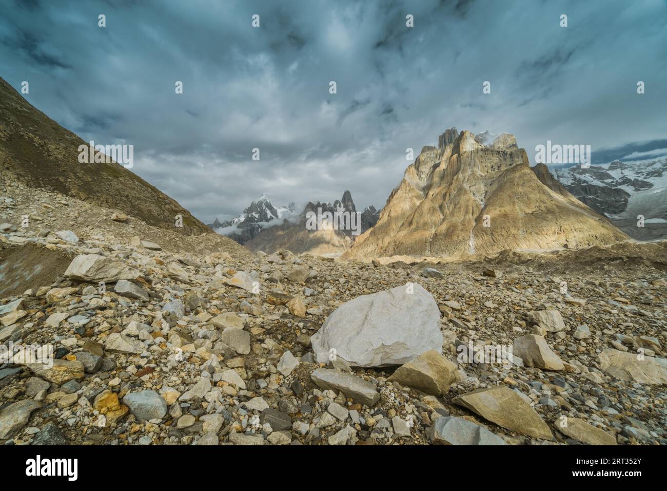 Beautiful mountain peaks surrounding Baltoro Glacier in Karakoram ...