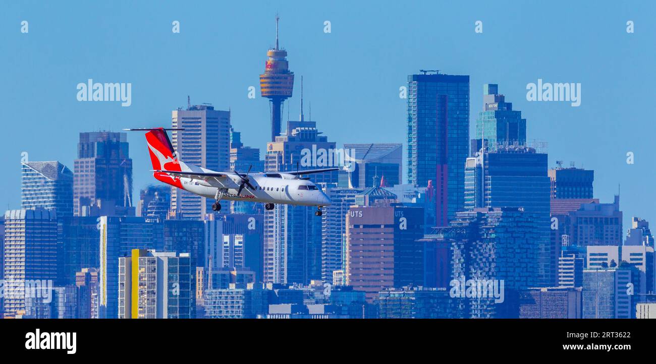 An aircraft descending to land at Sydney (Kingsford Smith) Airport in ...
