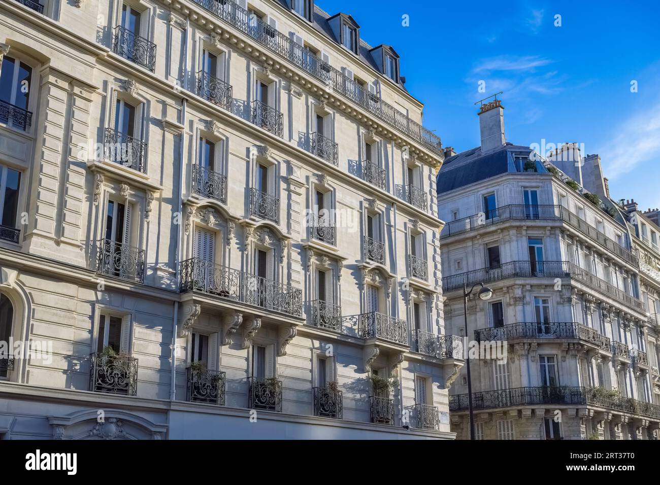 Paris, beautiful facades in the 7e arrondissement, quai Voltaire, near ...