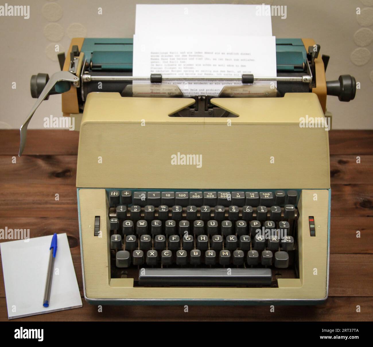 Details of an old typewriter Stock Photo - Alamy