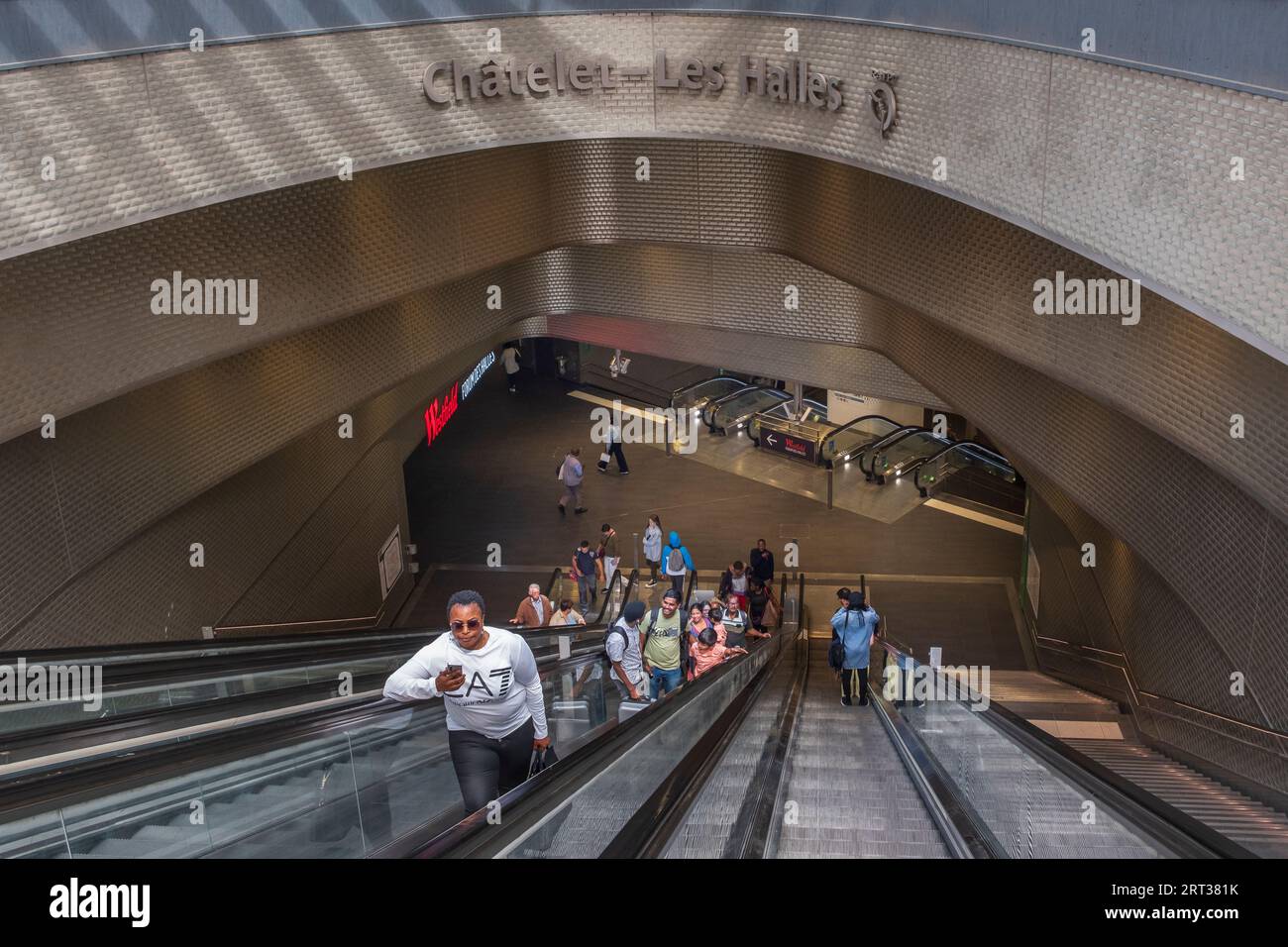 Pariser metro hi-res stock photography and images - Alamy