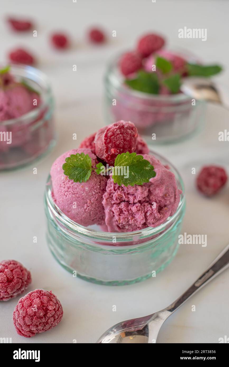 raspberry ice cream Stock Photo - Alamy