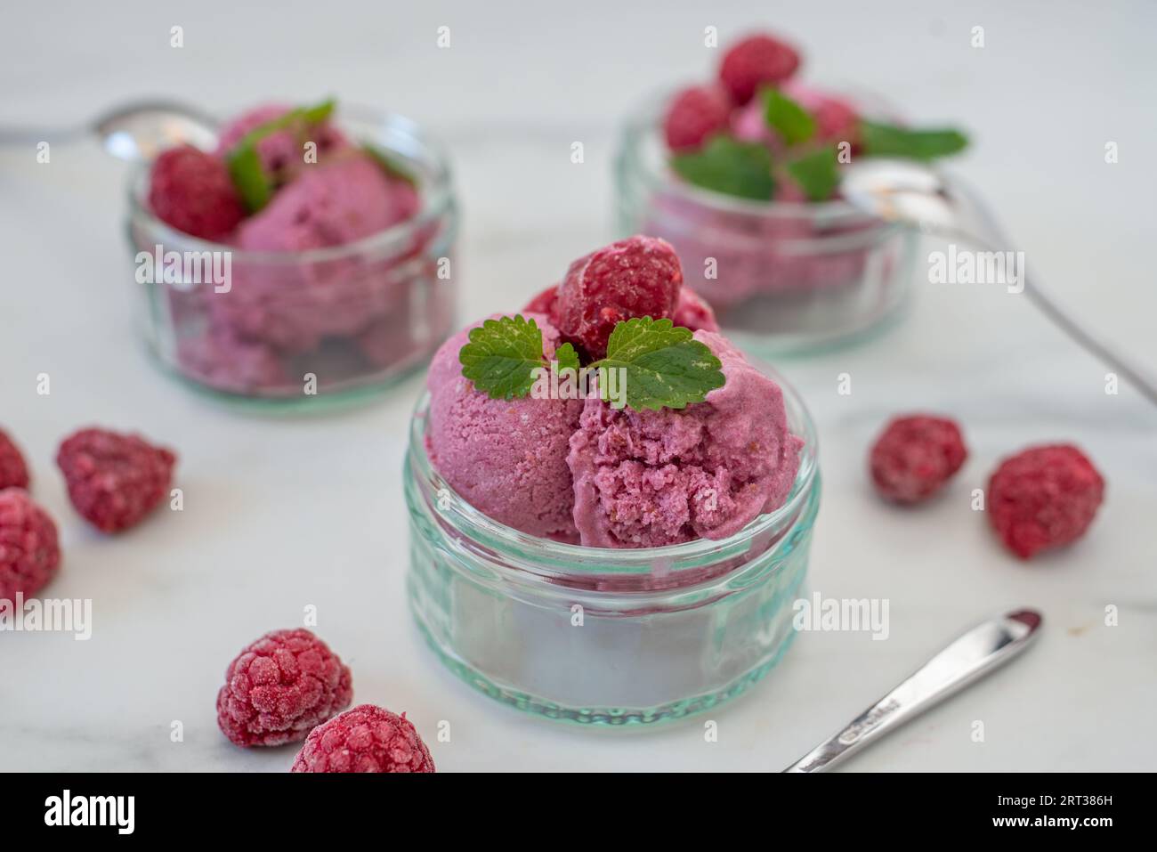 raspberry ice cream Stock Photo - Alamy