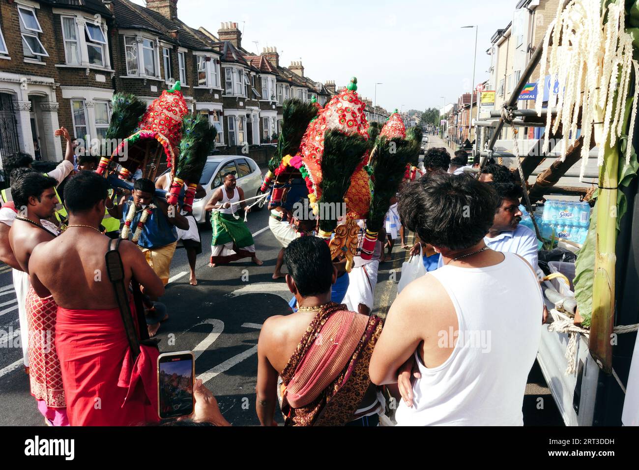 London, UK. 10th September 2023. Thousands of Hindu worshippers gather ...