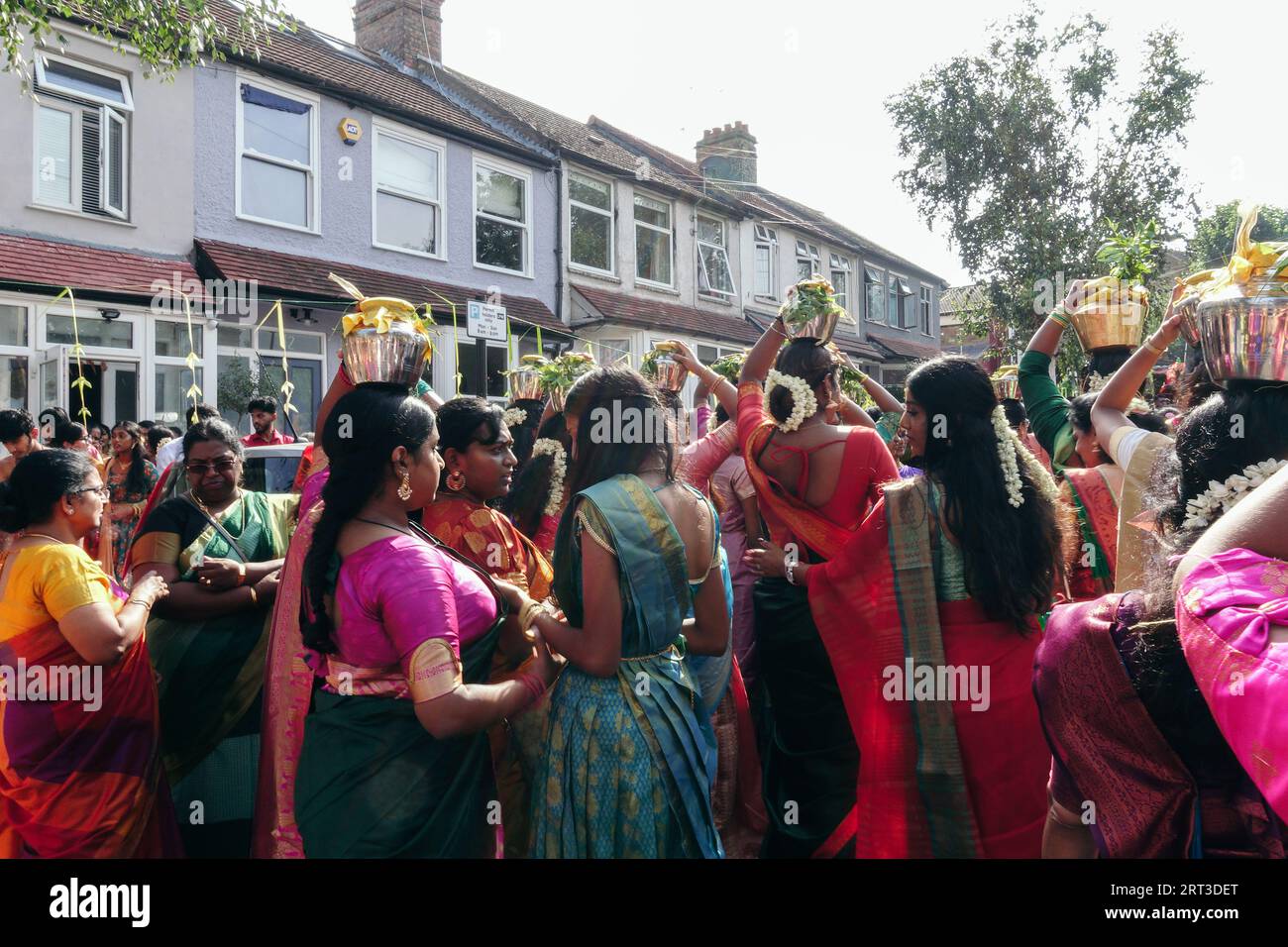London, UK. 10th September 2023. Thousands of Hindu worshippers gather ...
