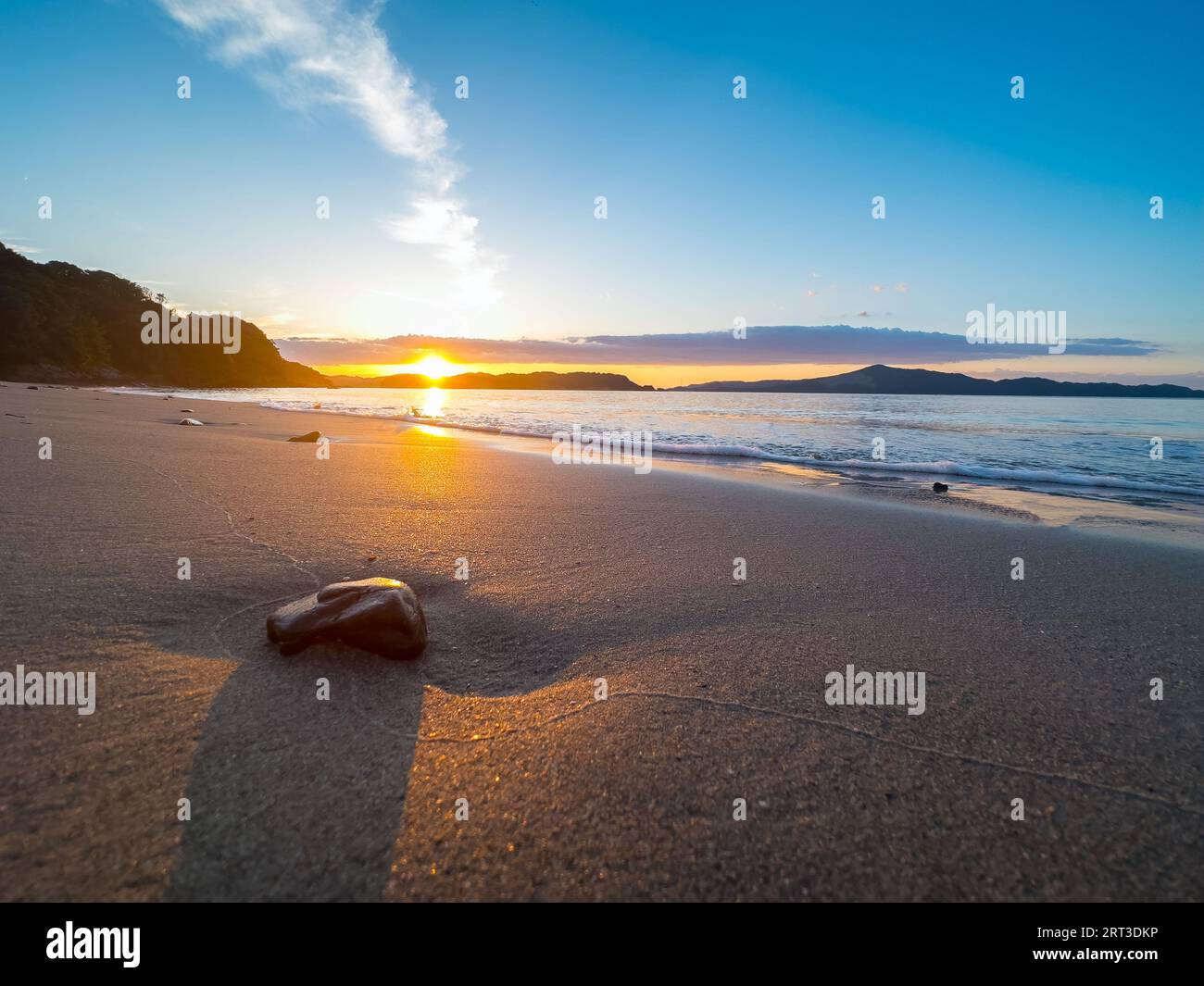 Stones in the sand hi-res stock photography and images - Alamy