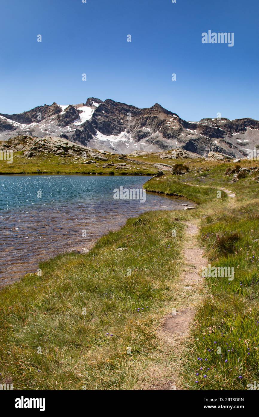 Beautiful and isolated Lago Agnel in Parc Nazionale Gran Paradiso ...