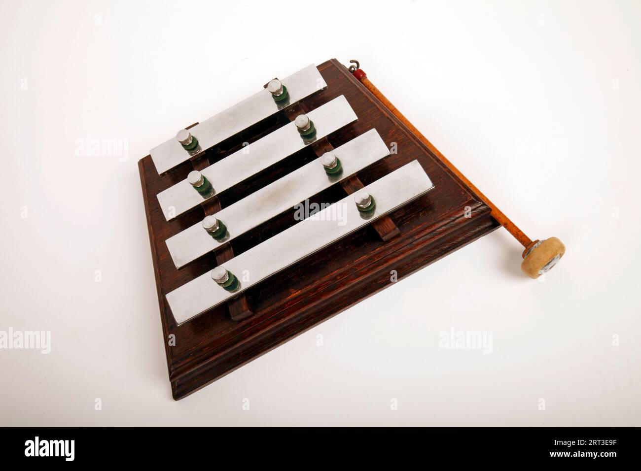 Four bars hi-res stock photography and images - Alamy