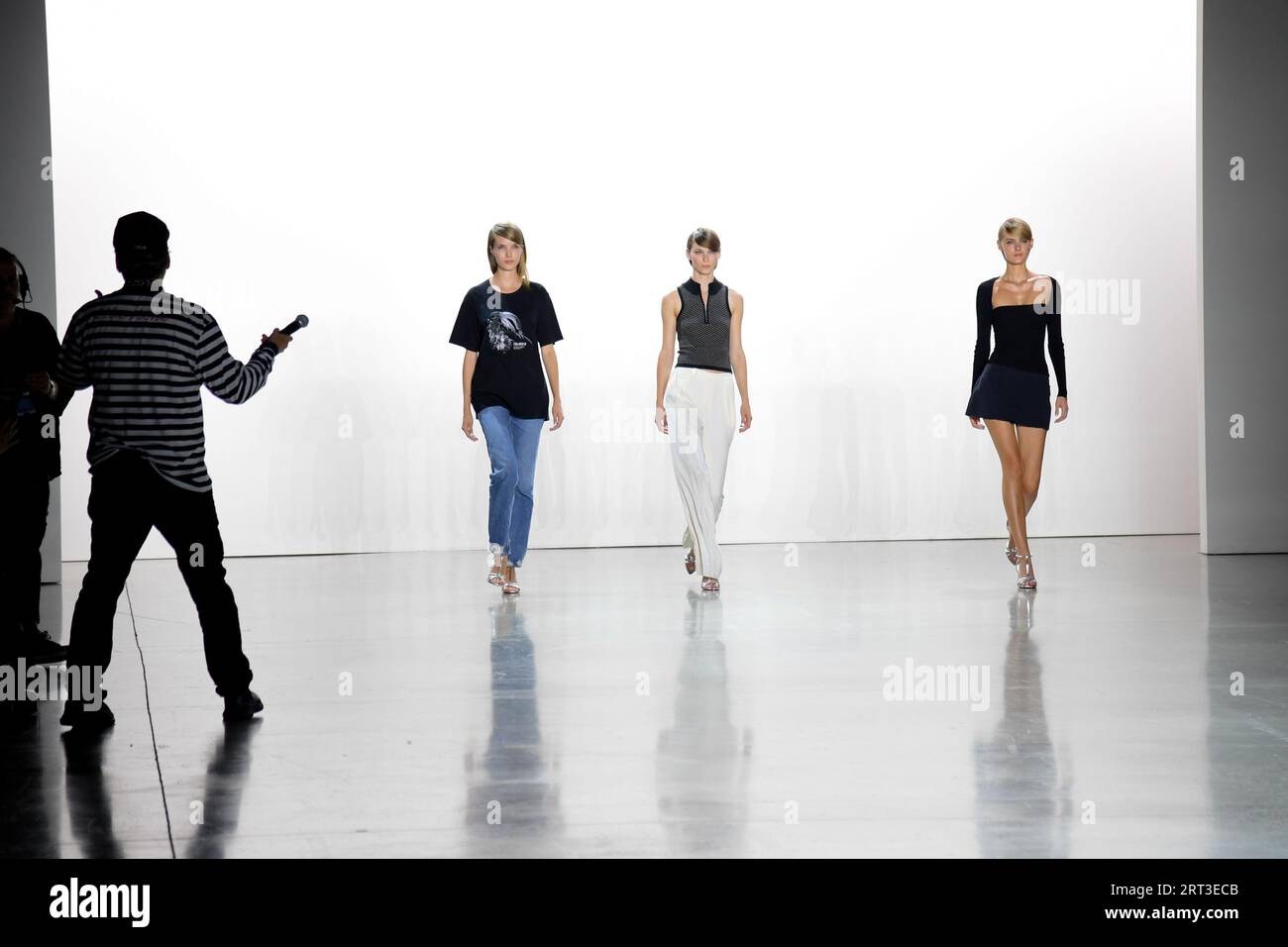 Designer Johnson Hartig directs models during rehearsal at the ...