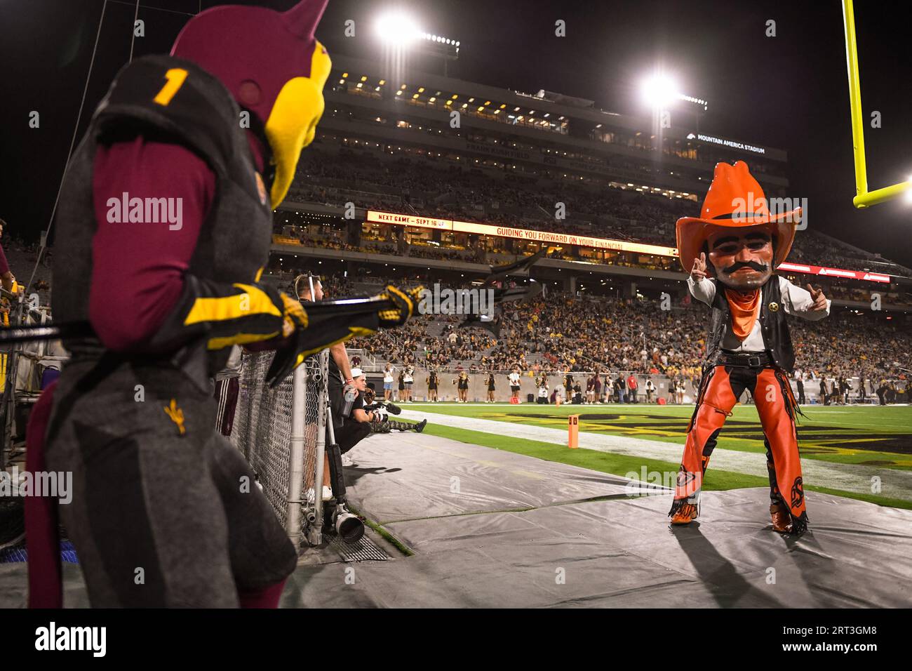Oklahoma State mascot “Pistol Pete” had a standoff with Arizona State ...