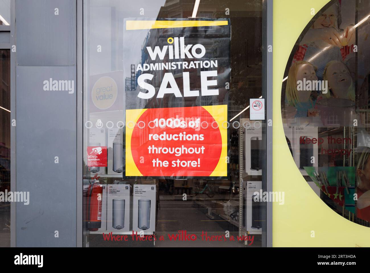 Wilko store at Kenginston High Street start clearance sale. Many ...
