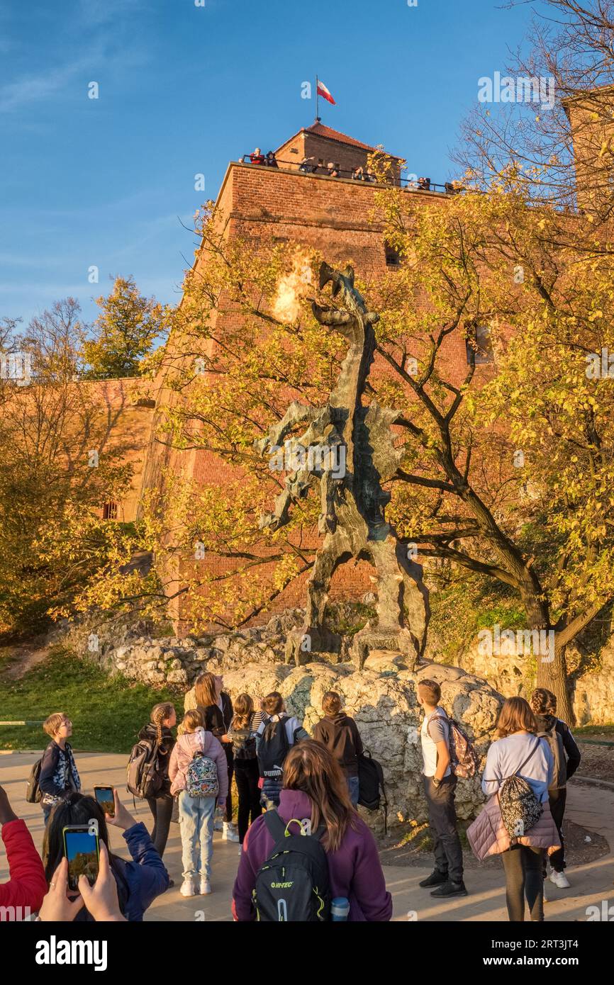 Wawel dragon sculpture breathing hi-res stock photography and images ...