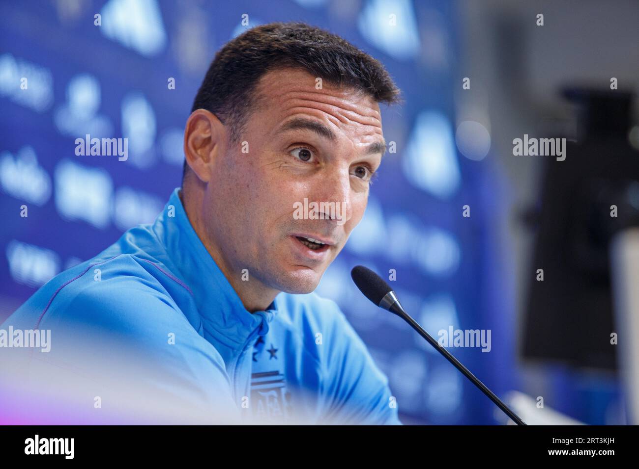 Lionel Scaloni in Press Conference Stock Photo - Alamy