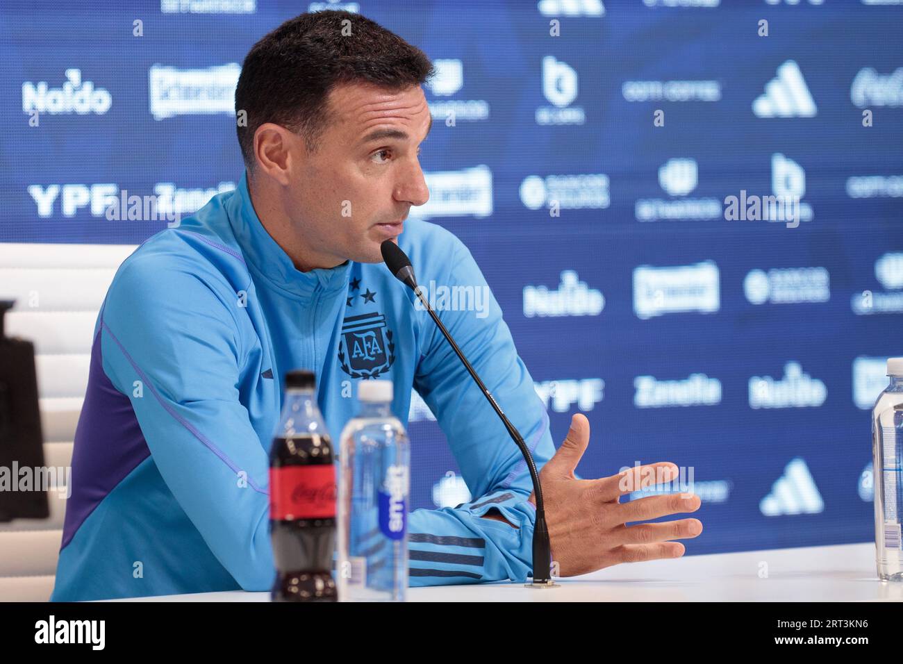 Lionel Scaloni in Press Conference Stock Photo - Alamy