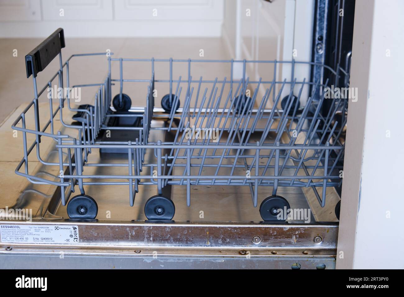Dishwasher organization hi-res stock photography and images - Alamy