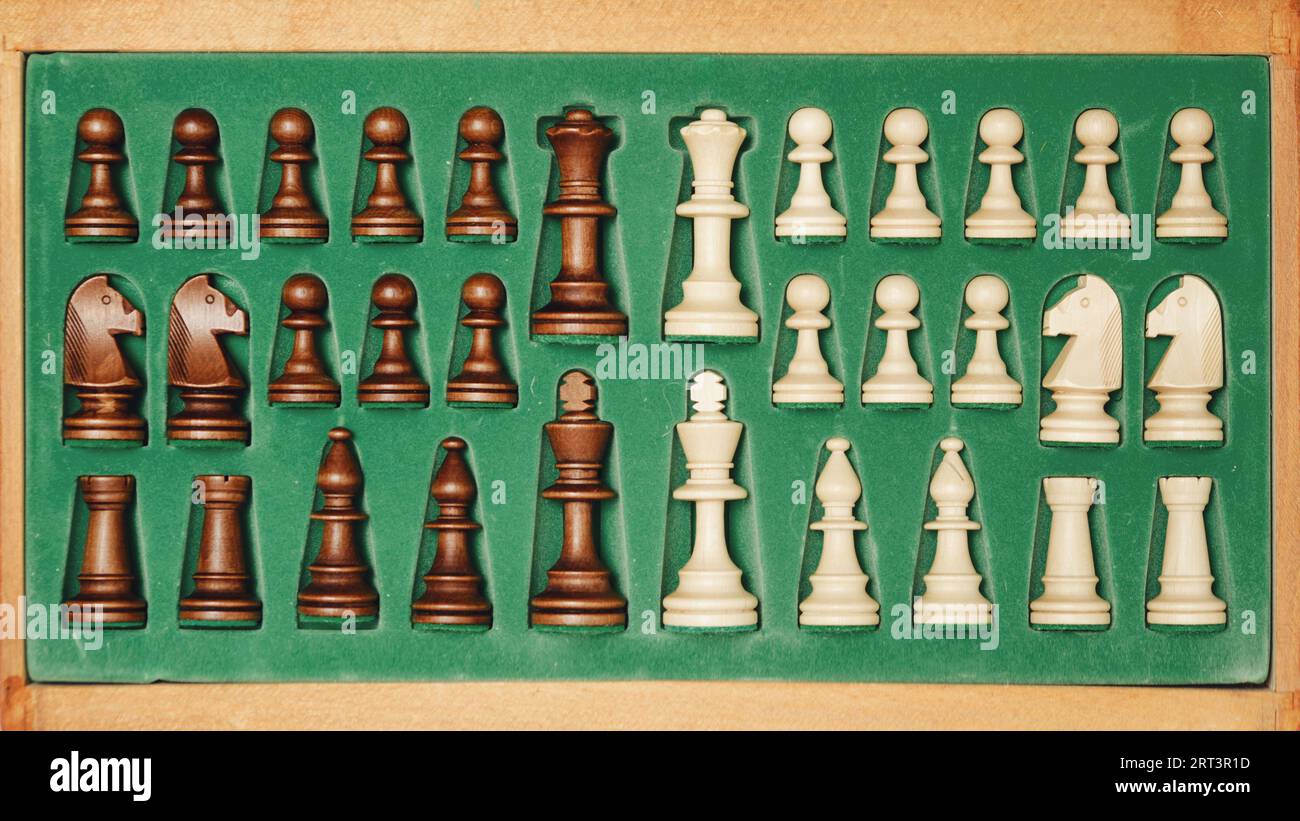 Chess set pieces box hi-res stock photography and images - Alamy