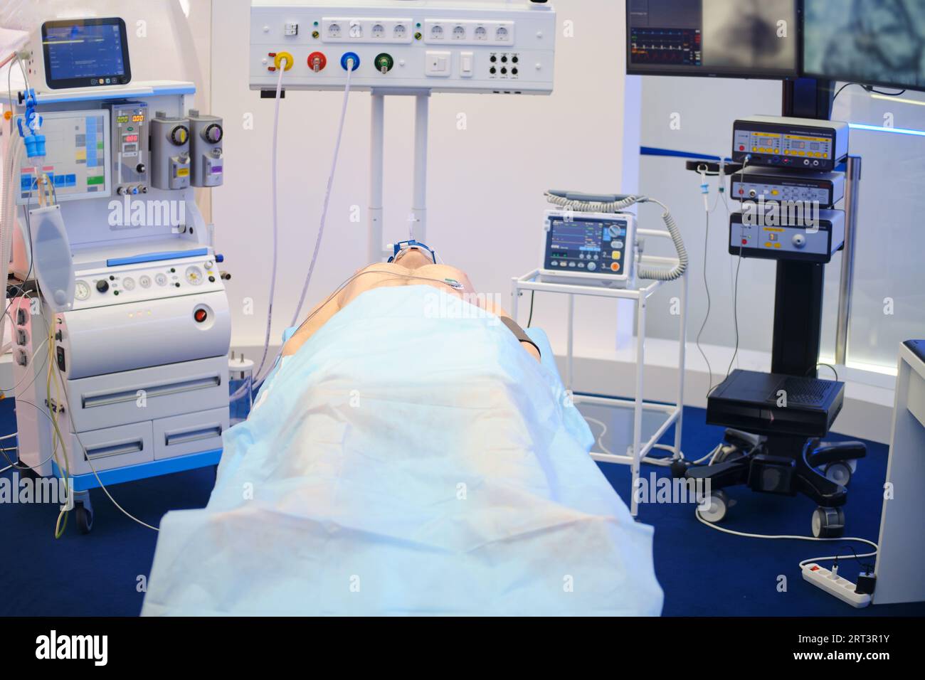 Operating mannequin hi-res stock photography and images - Alamy