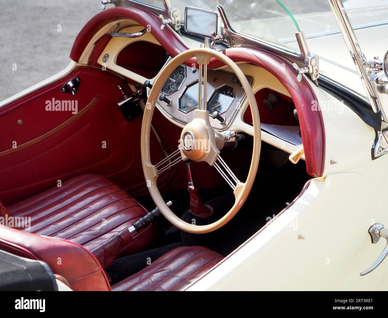 Classic MG TF Sports Car Stock Photo - Alamy