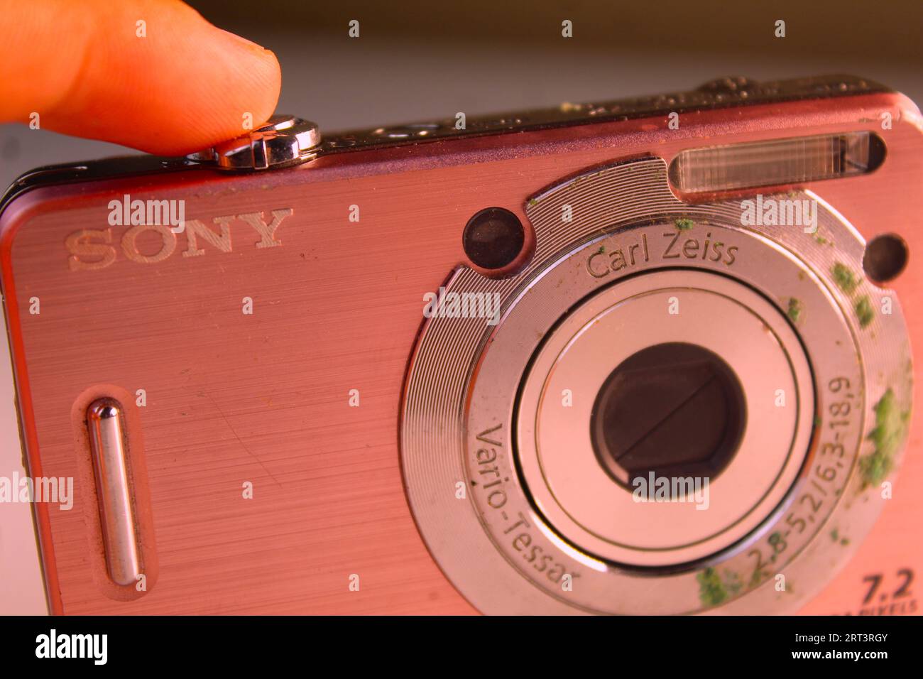 Old sony digital camera hi-res stock photography and images - Alamy