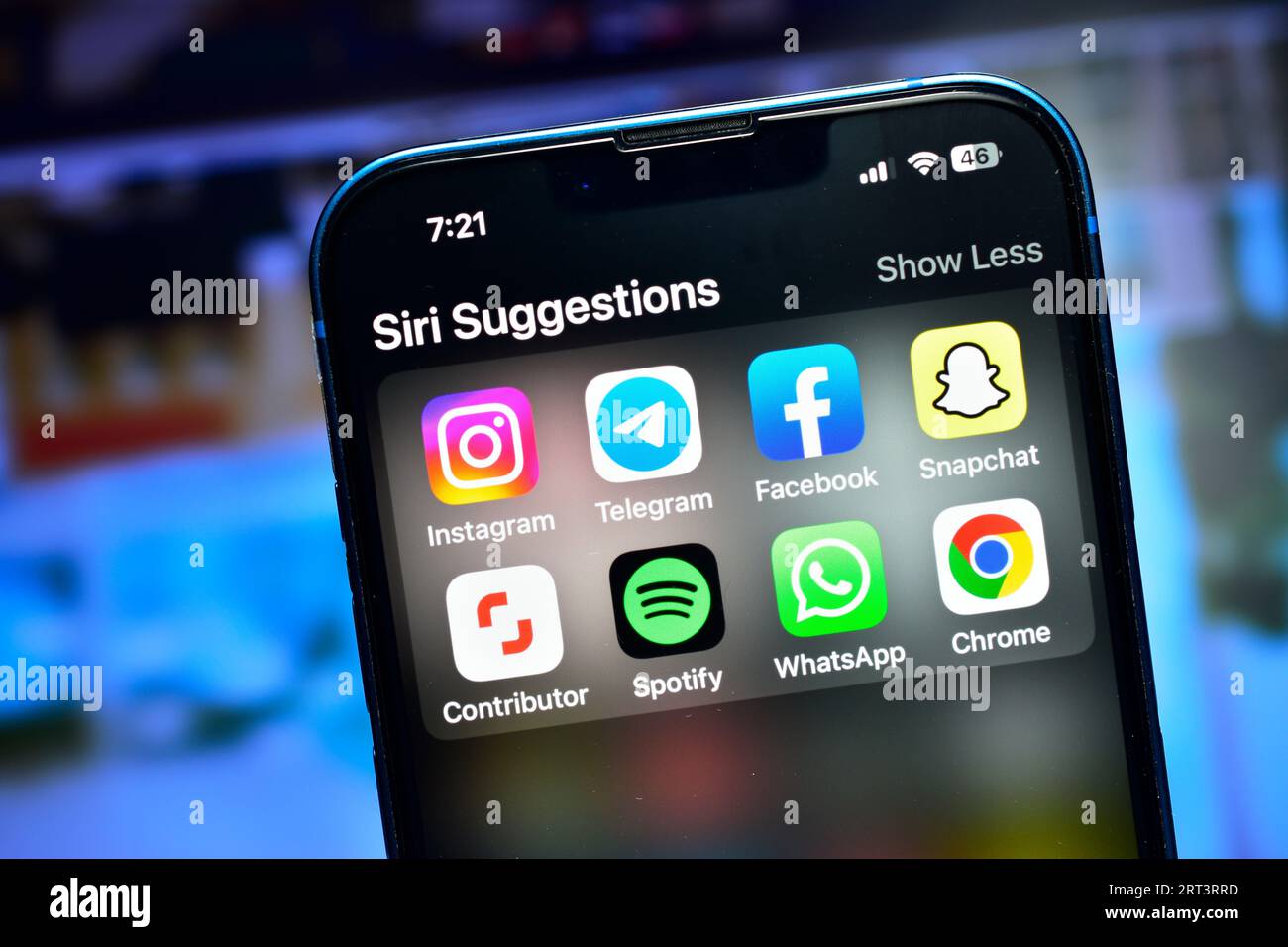 Siri suggestions hi-res stock photography and images - Alamy