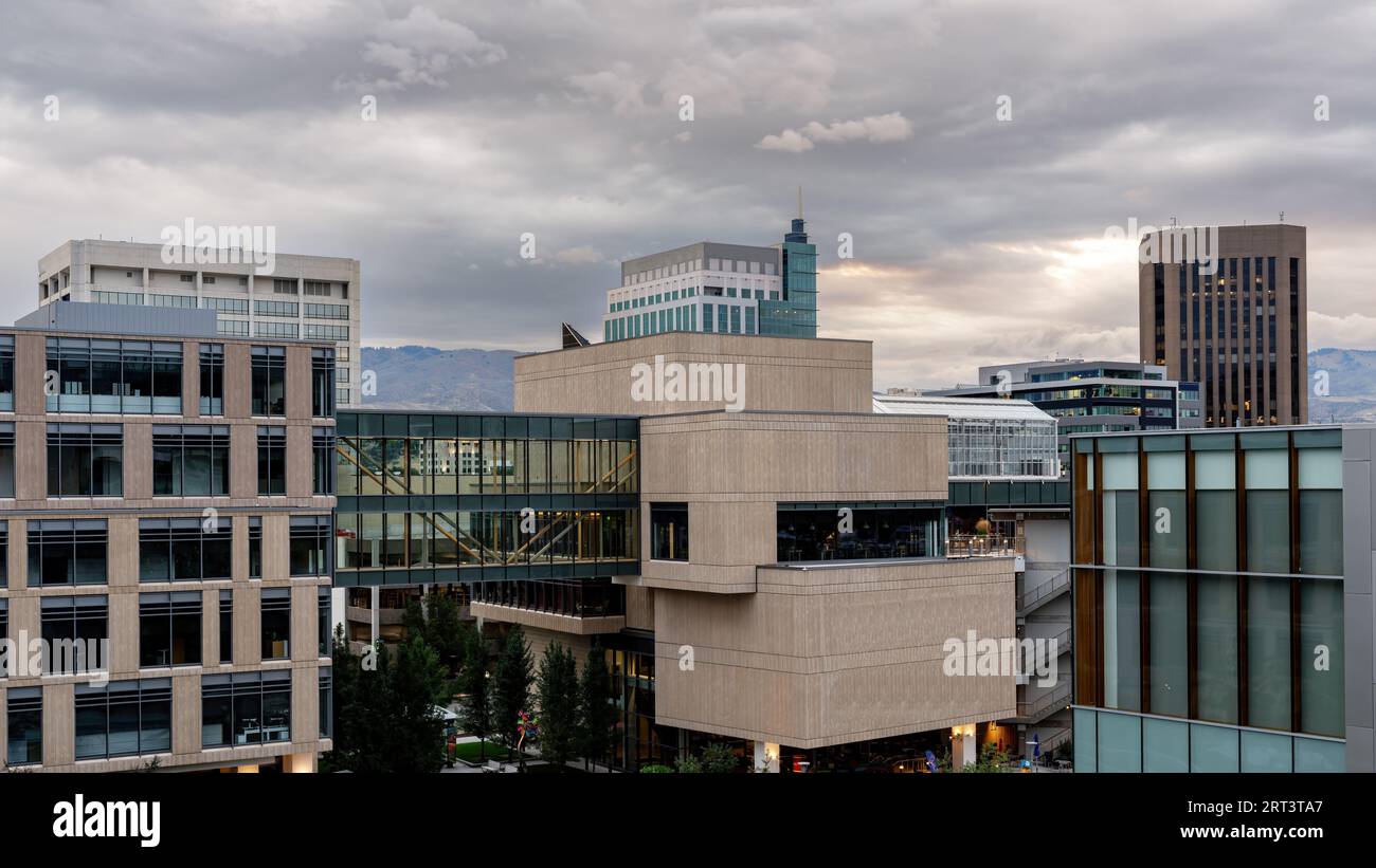 Tall building in downtown Boise Idaho with morning sky Stock Photo - Alamy