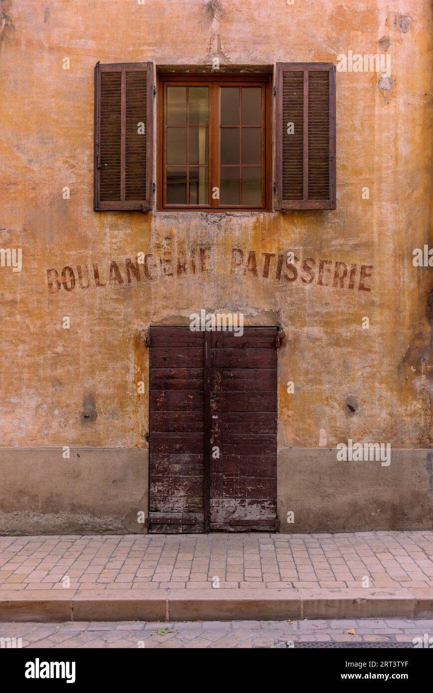 Old french bakery shop hi-res stock photography and images - Alamy