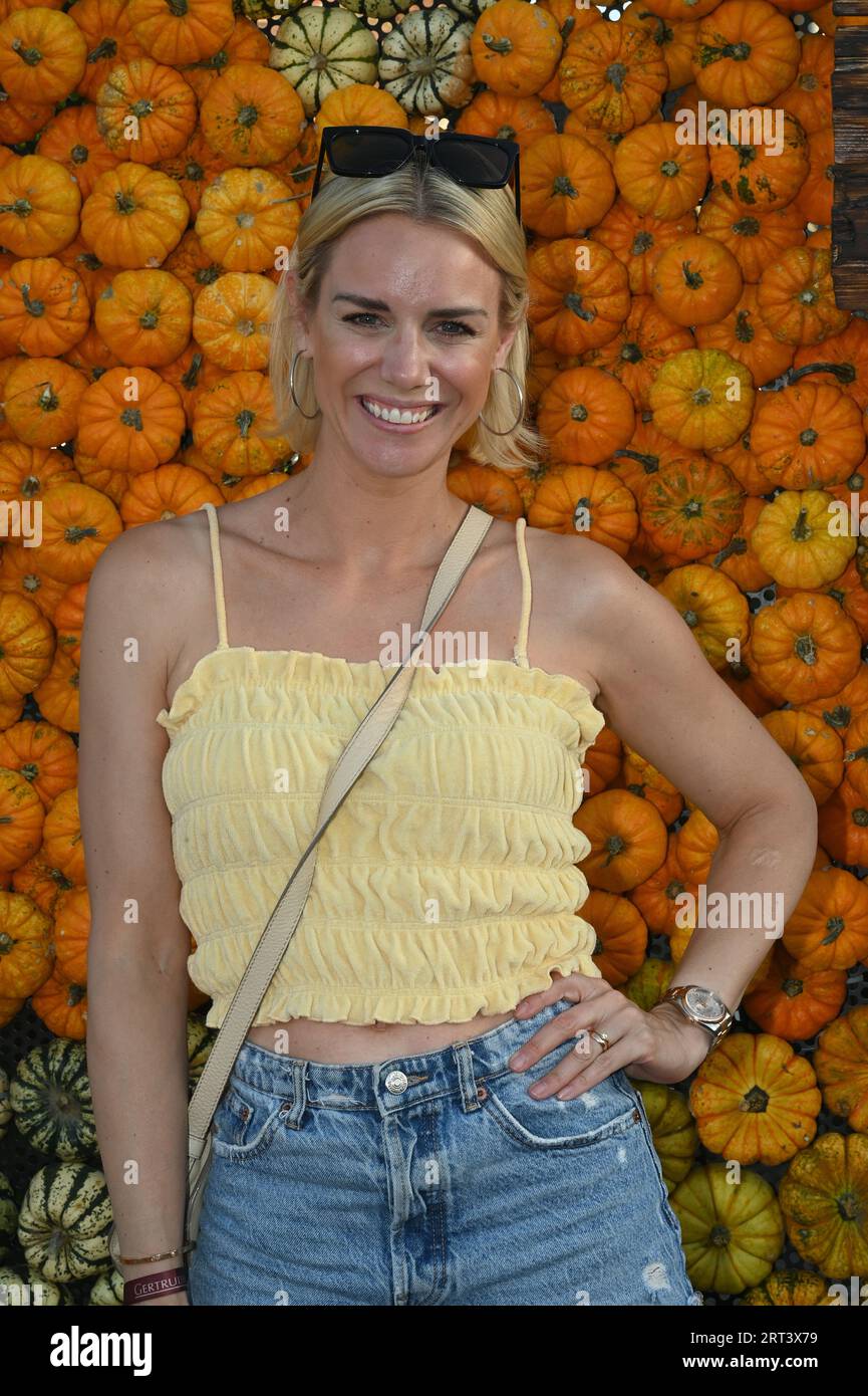 Sandra kuhn hi-res stock photography and images - Alamy