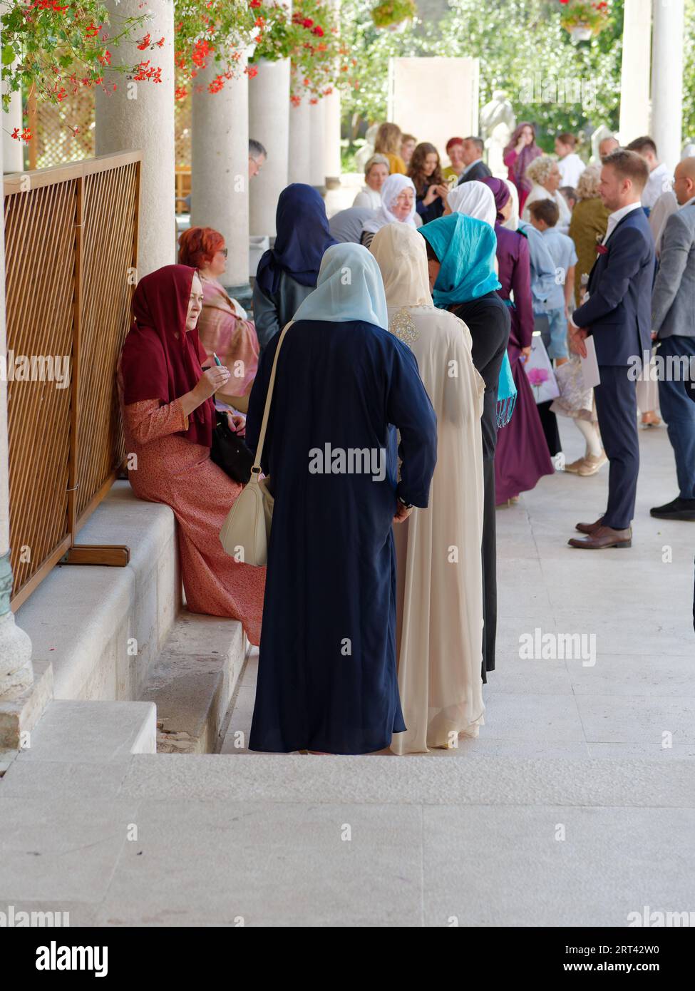 Muslim wedding hi-res stock photography and images - Alamy