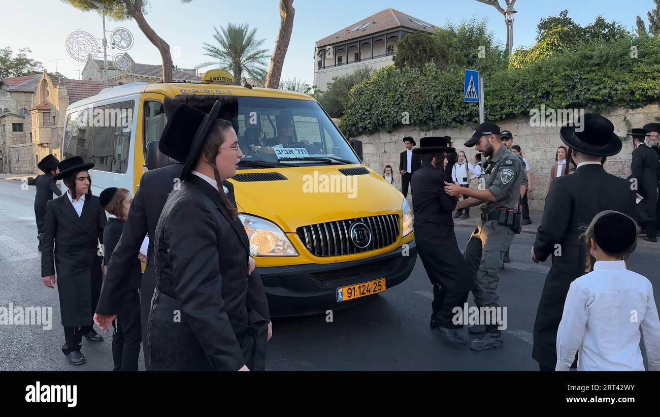 Demonstrating cars hi-res stock photography and images - Alamy