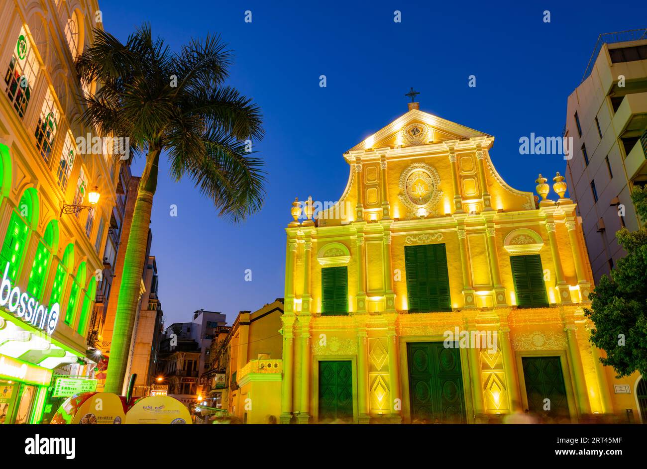 Exterior st dominics church hi-res stock photography and images - Alamy