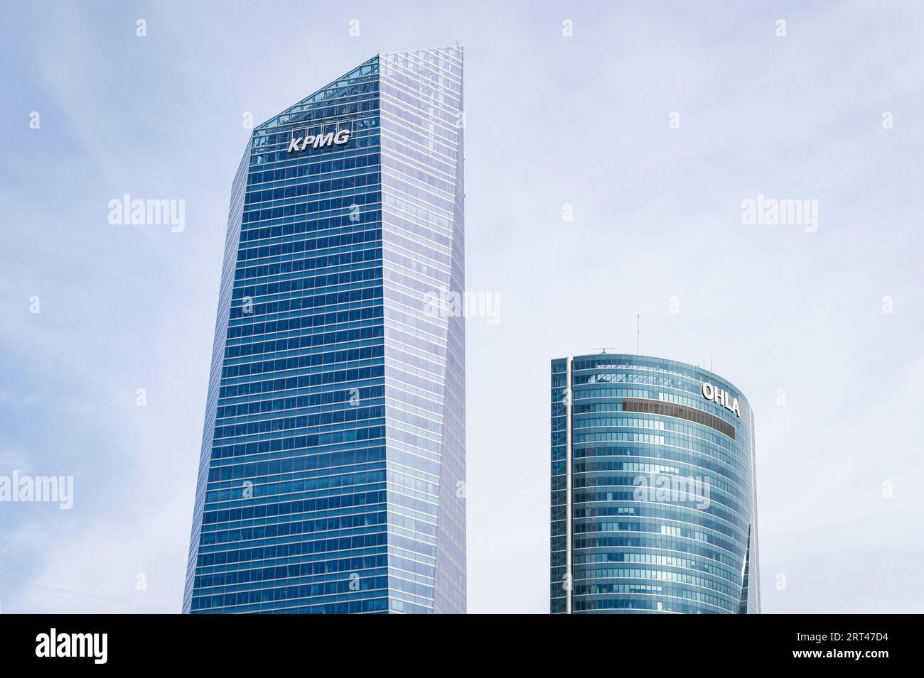 Kpmg tower hi-res stock photography and images - Alamy